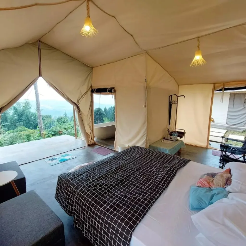 19 Rekomendasi Camping dan Glamping di Puncak