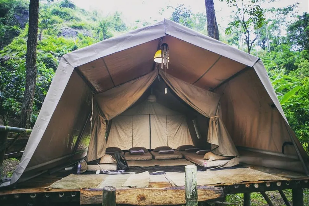 13 Rekomendasi Glamping Keluarga untuk Quality Time