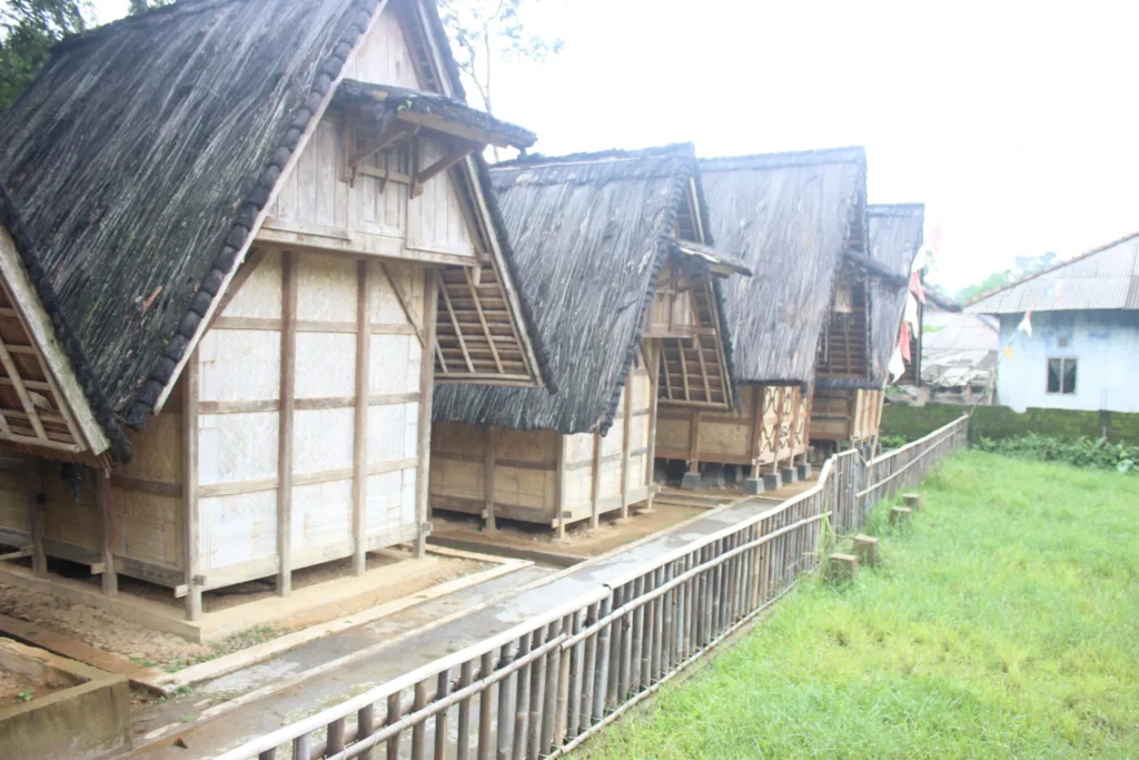 Yuk, Jelajahi Tradisi Lokal di 7 Desa Adat di Jawa Barat Ini!