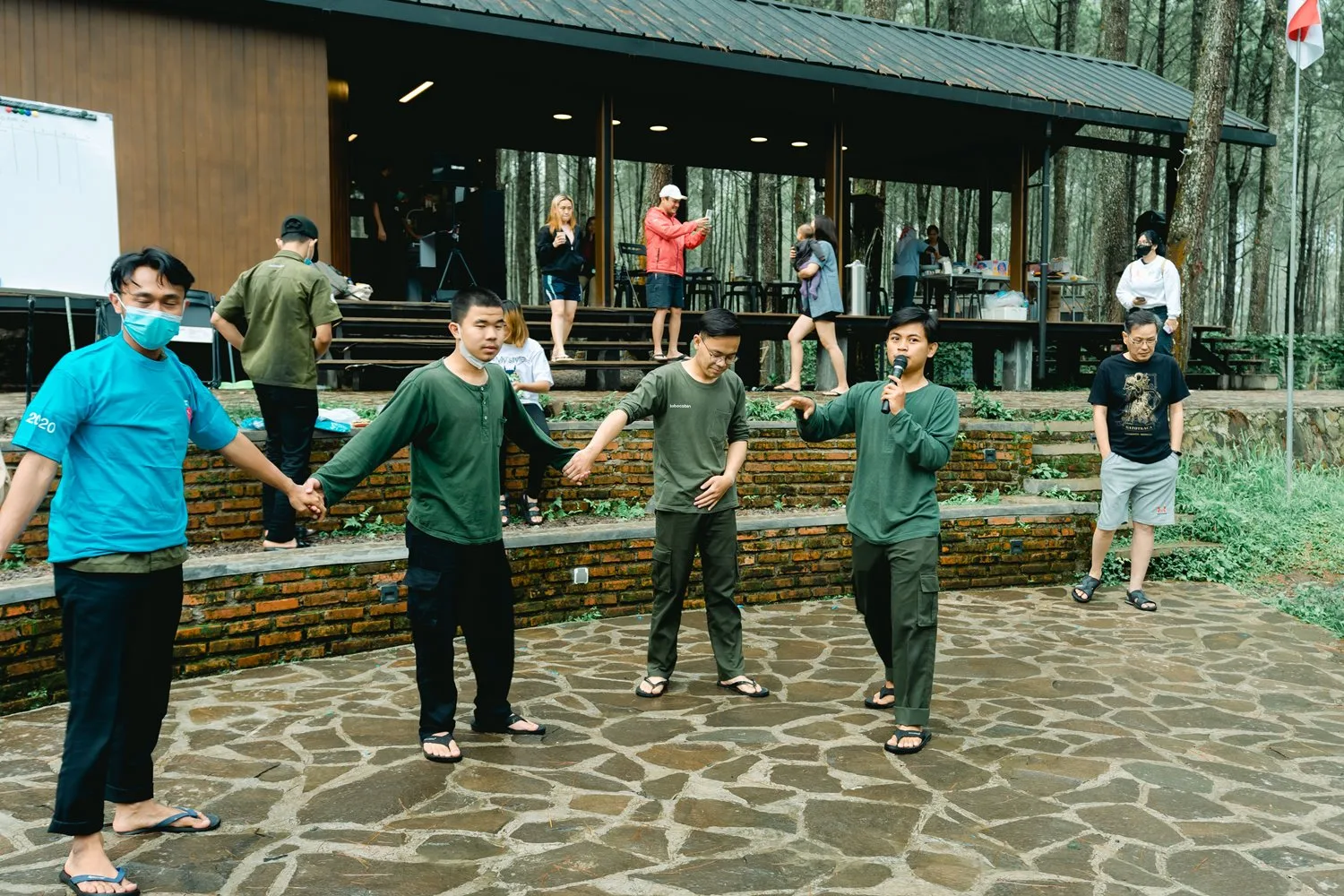 11 Rundown Acara Outing 17 Agustusan Seru & Bikin Kompak!