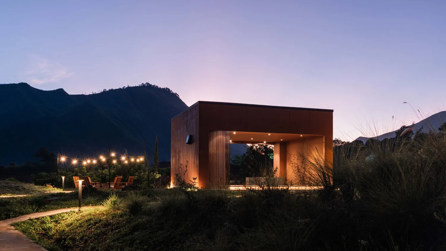 7 Kerajinan dari Bambu yang Cantik, Pesona Anyaman Khas Indonesia