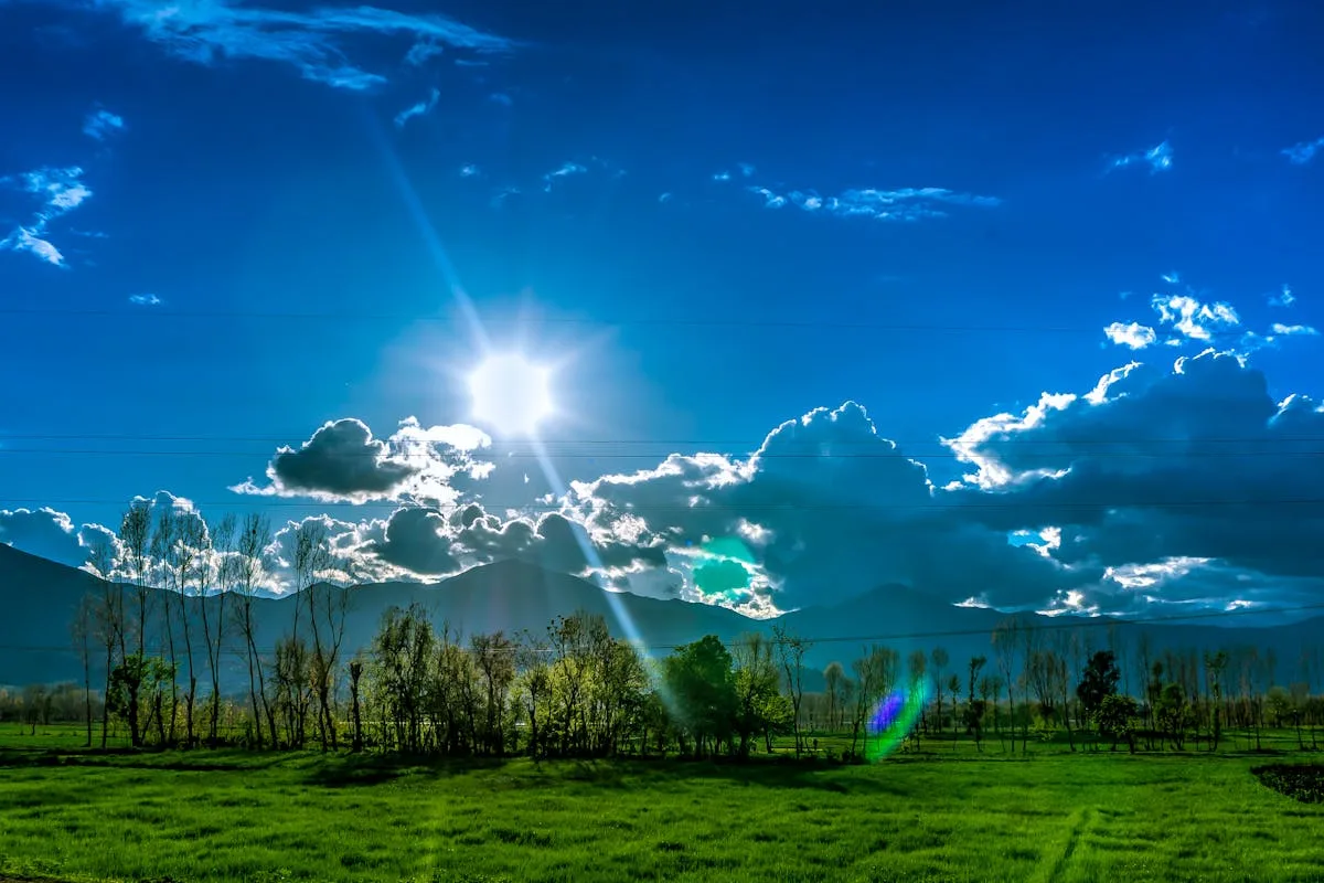 Musim Hujan atau Kemarau? Begini Cara Maksimalkan Liburanmu di Indonesia!