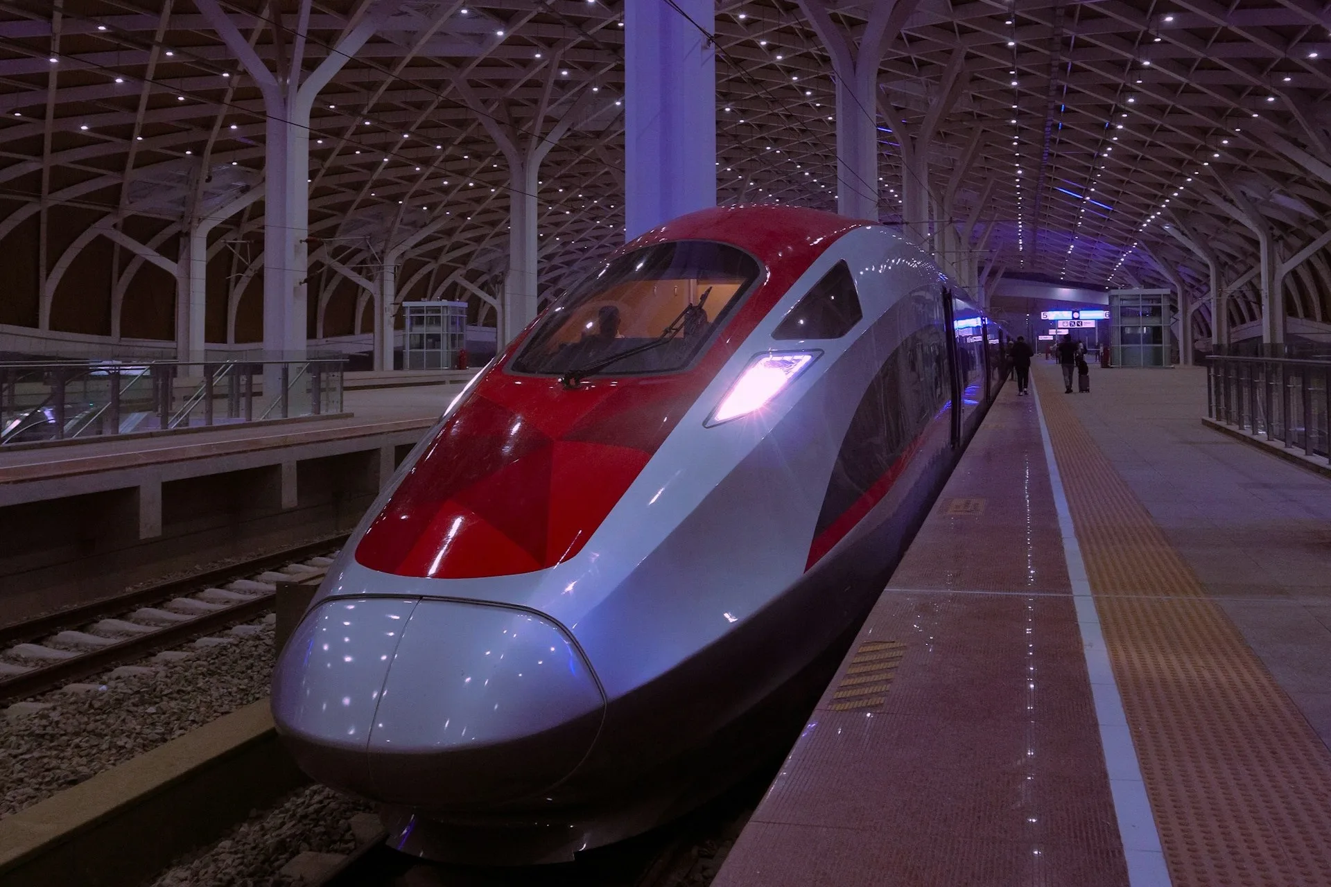 Gampang! Ini Cara Menuju Stasiun Whoosh Halim