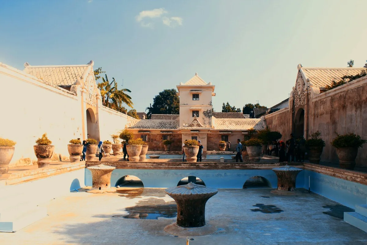 44 Inspirasi Tema Outing Kantor / Perusahaan dan Tips Memilihnya