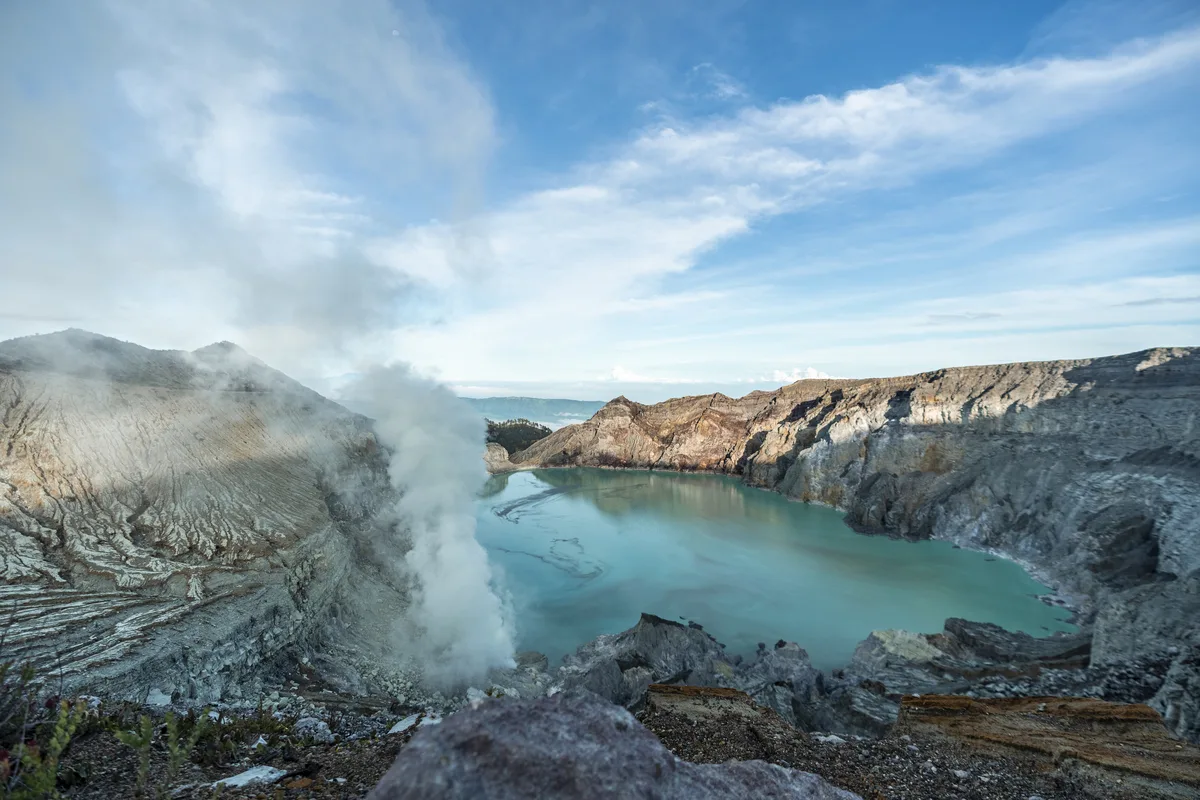 Blue Fire Ijen, Fenomena Api Biru yang Cuma Ada Dua di Dunia!