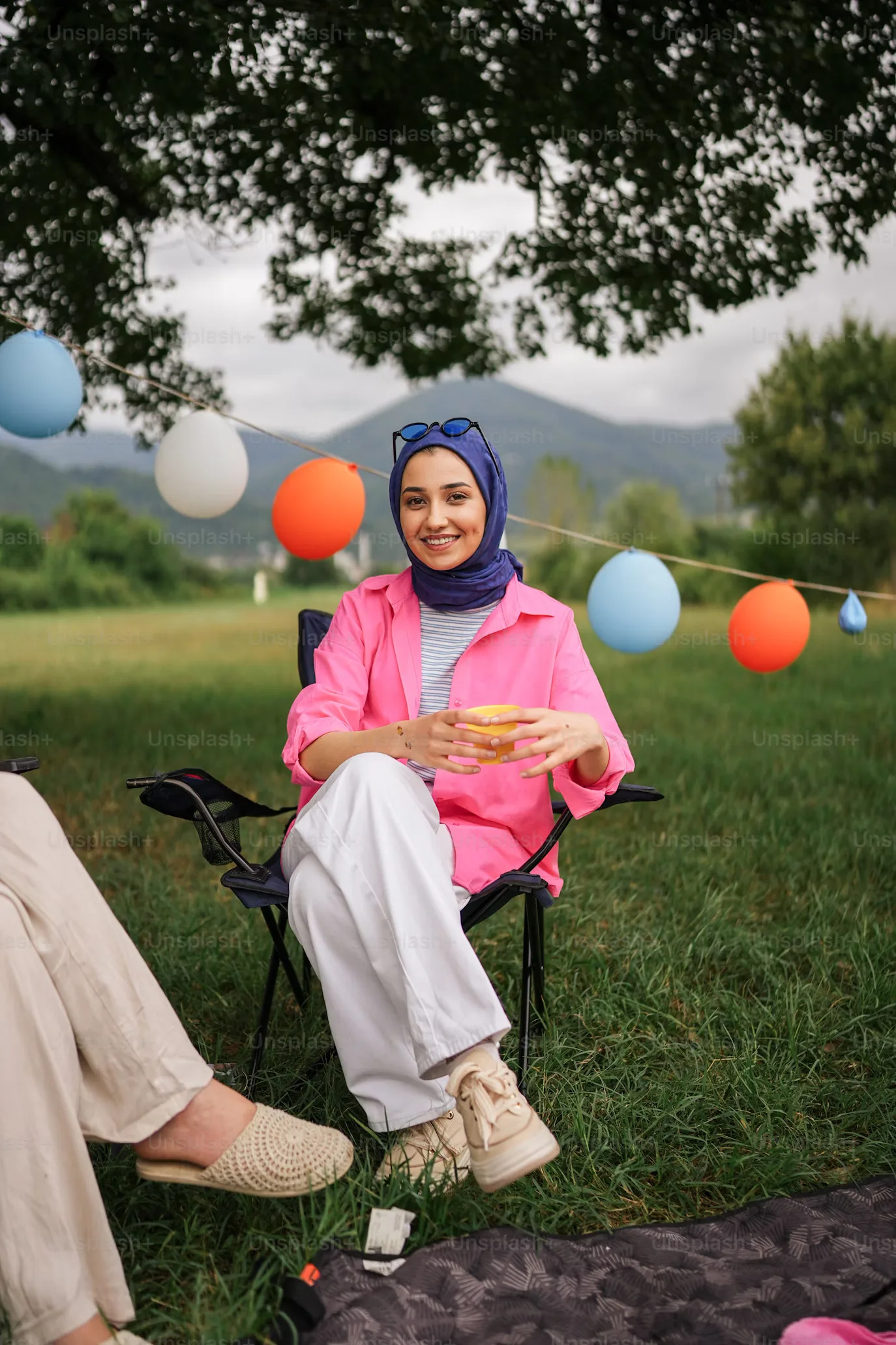 10 Ide Dresscode Bukber untuk Penampilan Nyaman dan Stylish