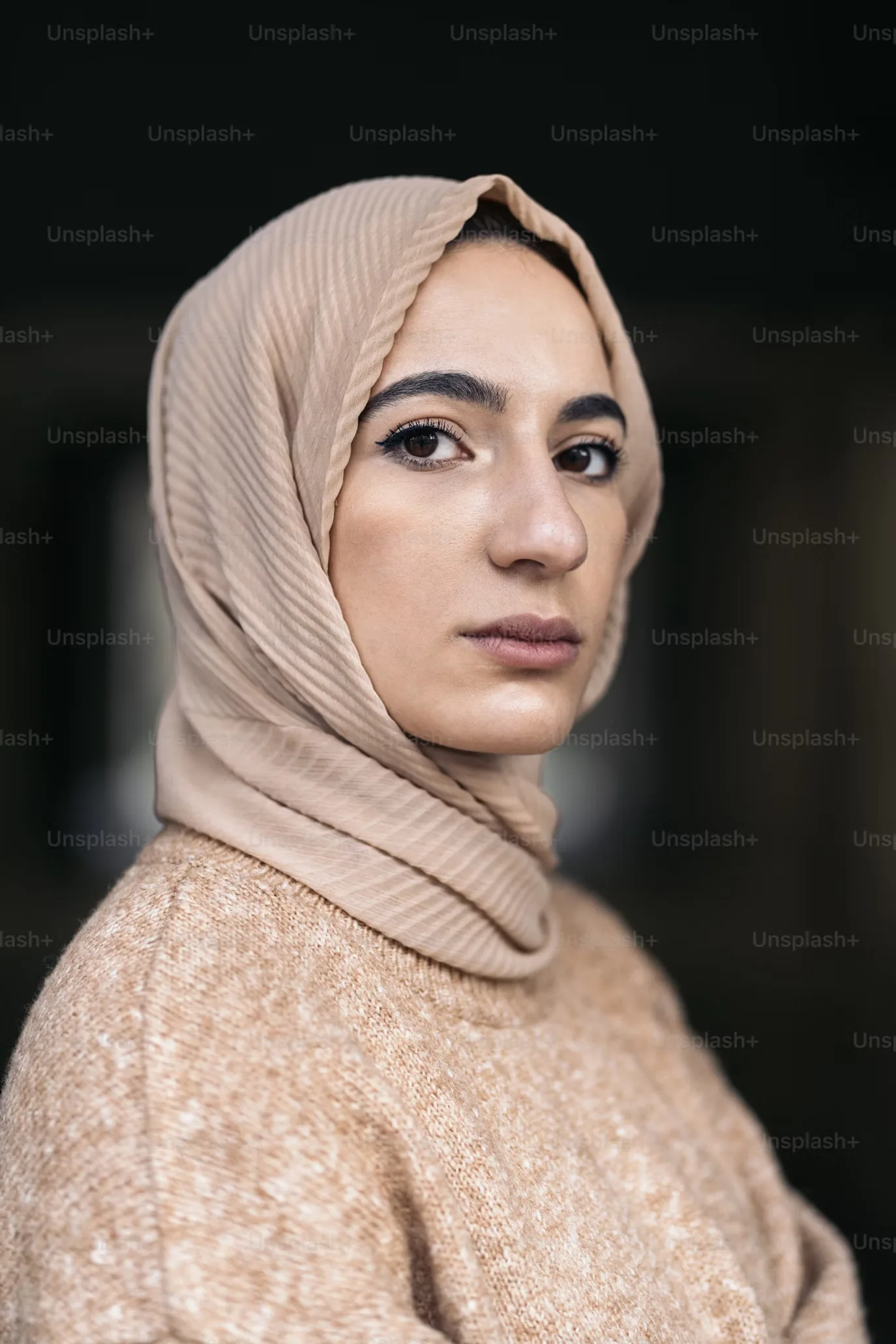 10 Ide Dresscode Bukber untuk Penampilan Nyaman dan Stylish