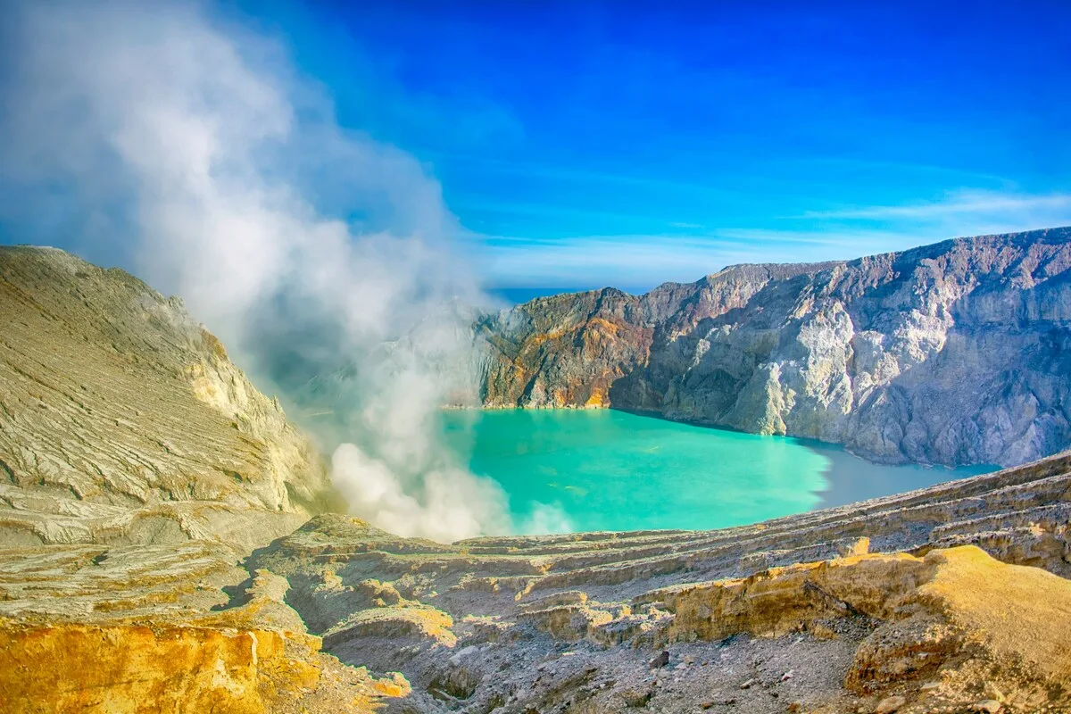 Blue Fire Ijen, Fenomena Api Biru yang Cuma Ada Dua di Dunia!