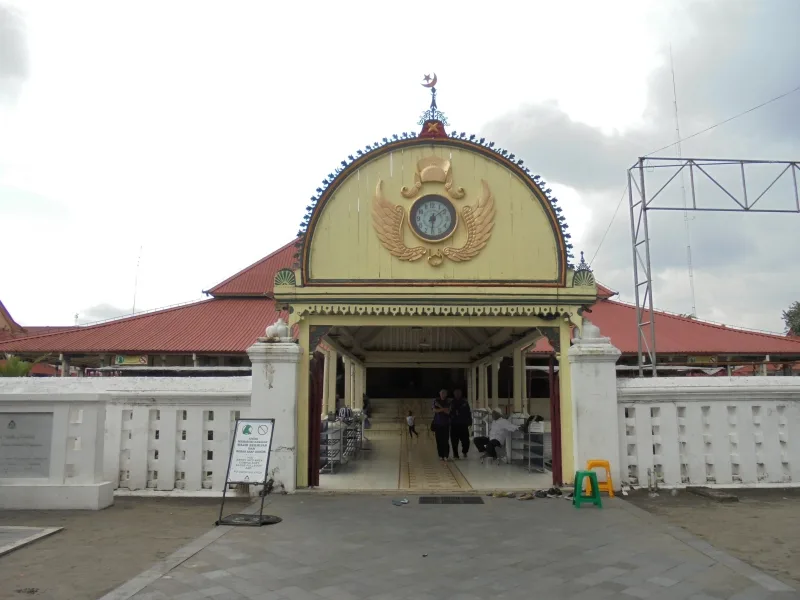 Daftar Masjid Terdekat Bobopod, Ibadah Tetap Maksimal!