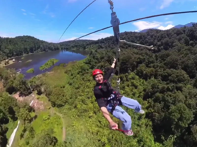 7 Spot Main Flying Fox Terbaik di Indonesia, Adrenalin Junkie Wajib Coba!