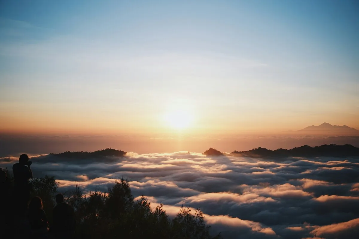 Bikin Speechless! Ini 10 Spot Sunrise Terbaik di Indonesia