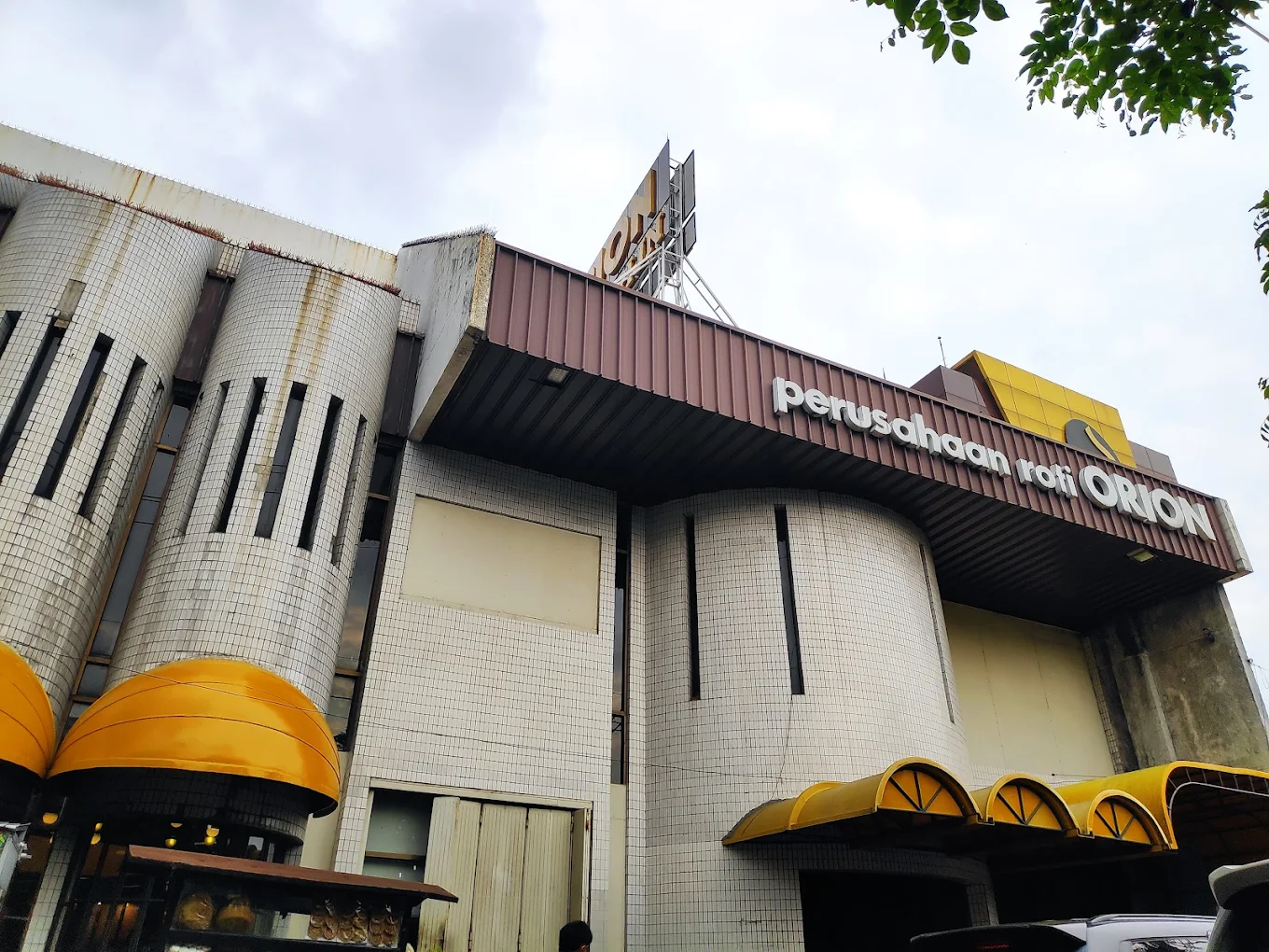 5 Rekomendasi Oleh-Oleh Favorit dari Toko Roti Orion Solo