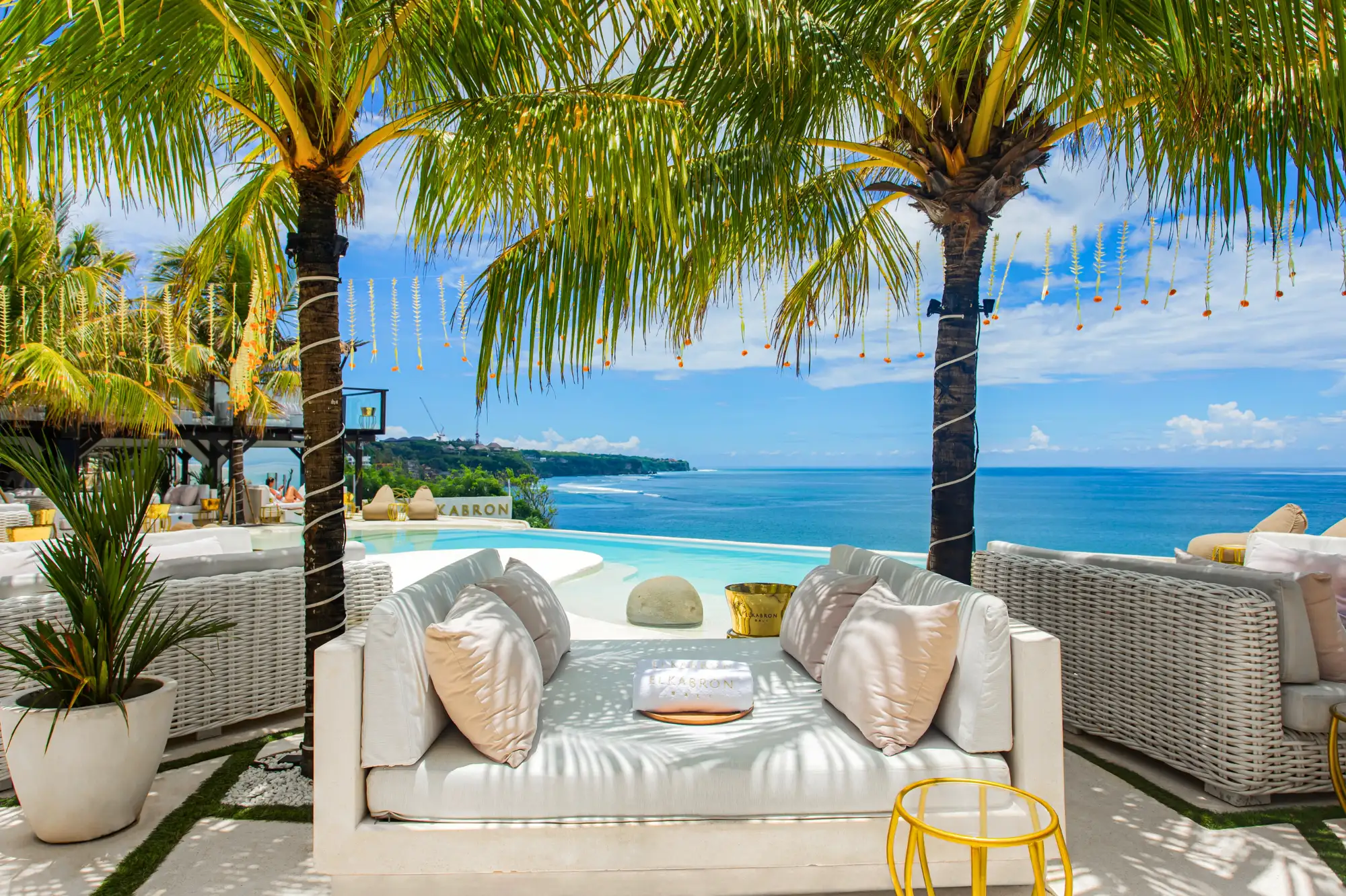 6 Cliff Club di Bali yang Nuansanya Instagrammable