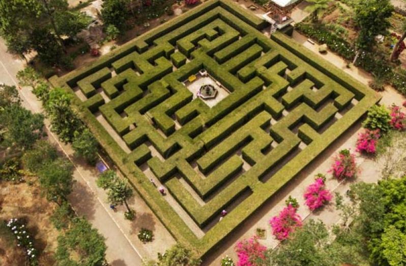 Awas Tersesat, Ini Dia Labirin Coban Rondo, Wisata Baru Di Malang Yang ...