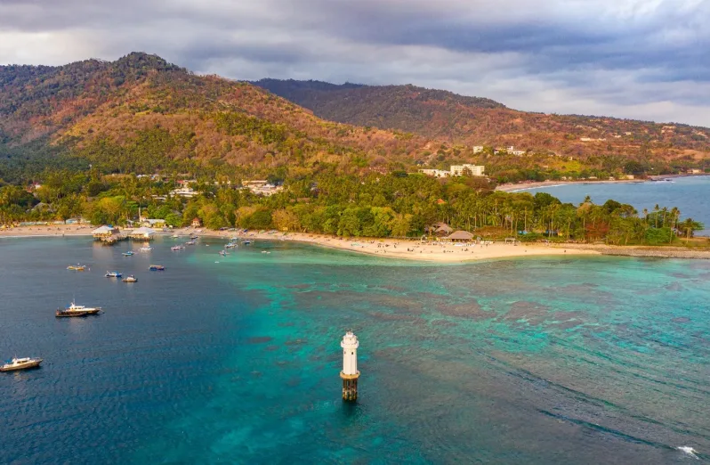 Discovering the Tropical Paradise of Senggigi Beach Lombok