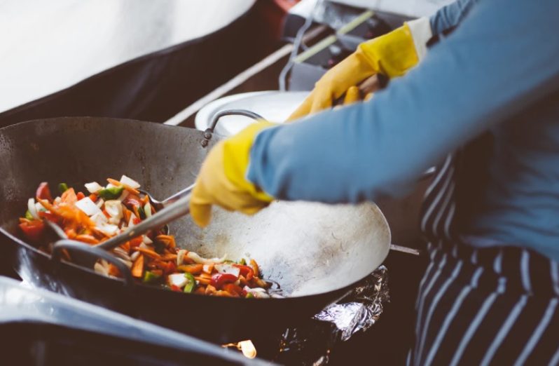 Nggak Cuma Serial Drama, 7 Rekomendasi Acara Masak Korea Ini Juga Keren ...