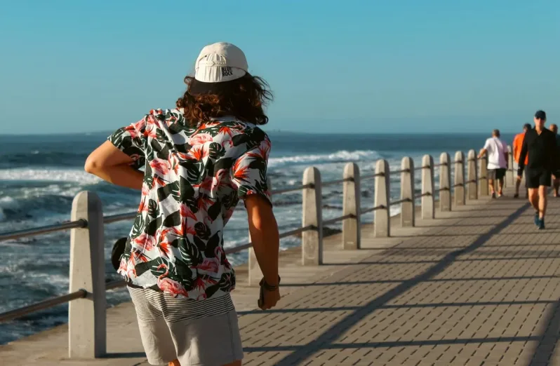 Inspirasi Outfit Liburan Pria ke Bali, Nyaman dan Stylish!