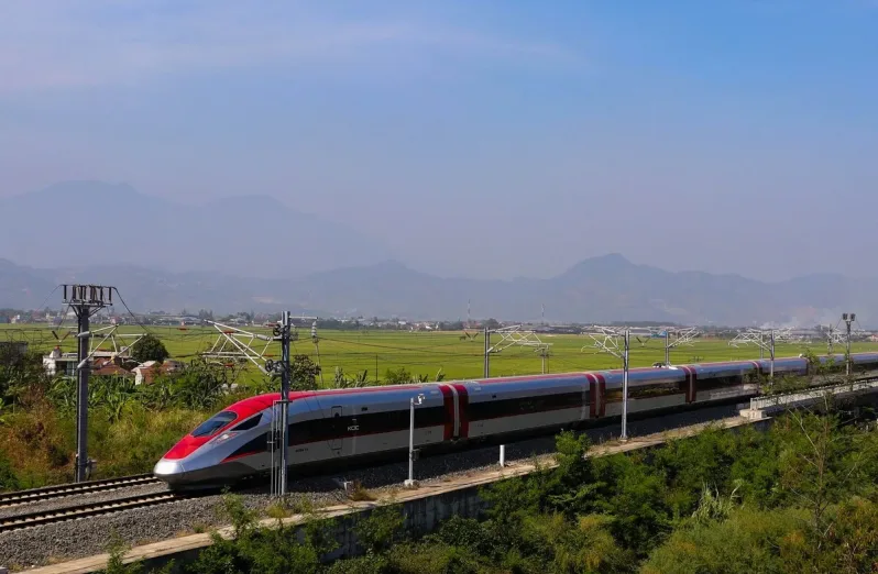 Gampang! Ini Cara Menuju Stasiun Whoosh Halim