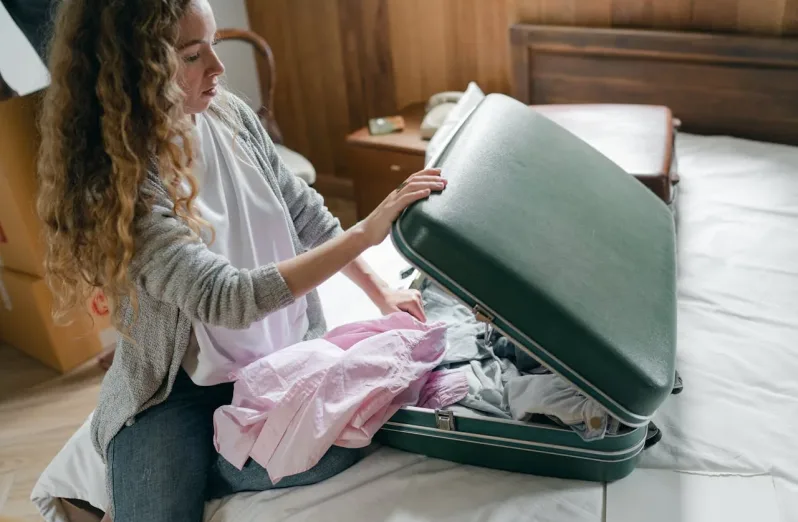 9 Tips Packing Koper Baju agar Rapi dan Terorganisir